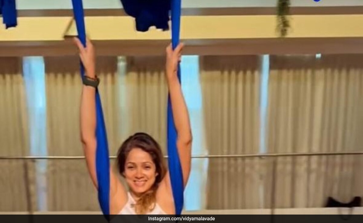 Vidya Malavade Sets The Fitness Bar High With One Aerial Yoga Asana At ...