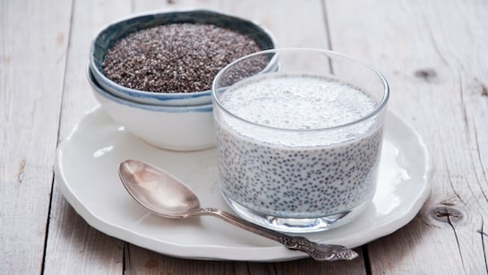 can i mix chia seeds in water