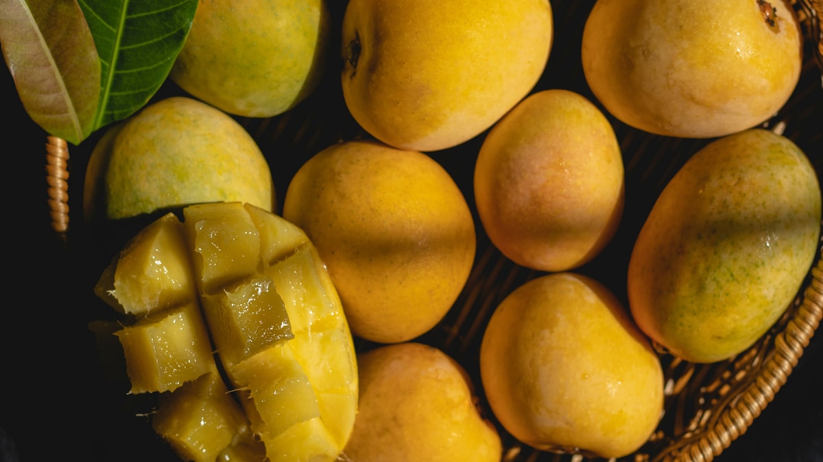 How To Store Mangoes: Should You Refrigerate Or Leave Them Out - NDTV Food