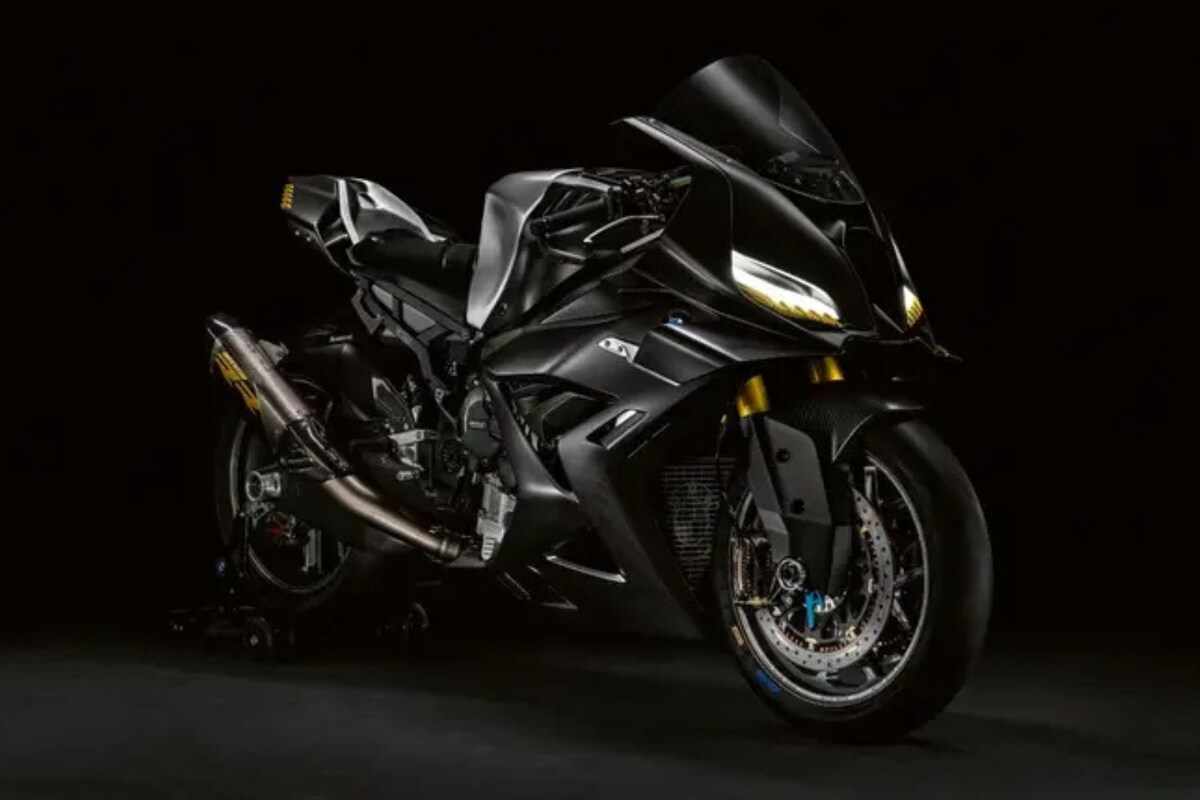 BMW Concept RR Offers Glimpse Into Next-Gen Performance Motorcycles