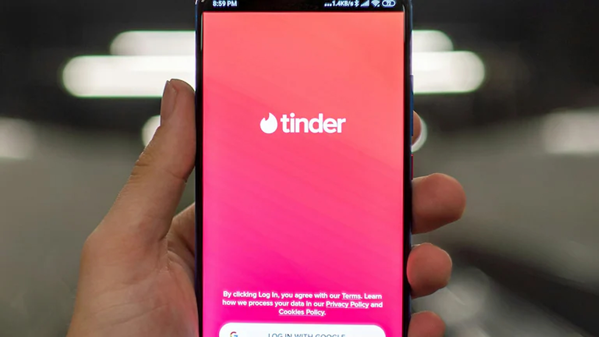 Tinder's New Height Preference Filter Sparks Debate: "It's Over For ...