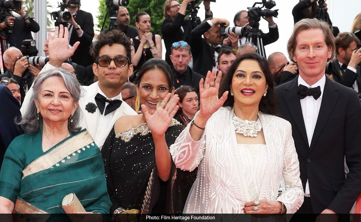 Sharmila Tagore And Simi Garewal Celebrate Satyajit Ray In Style At ...