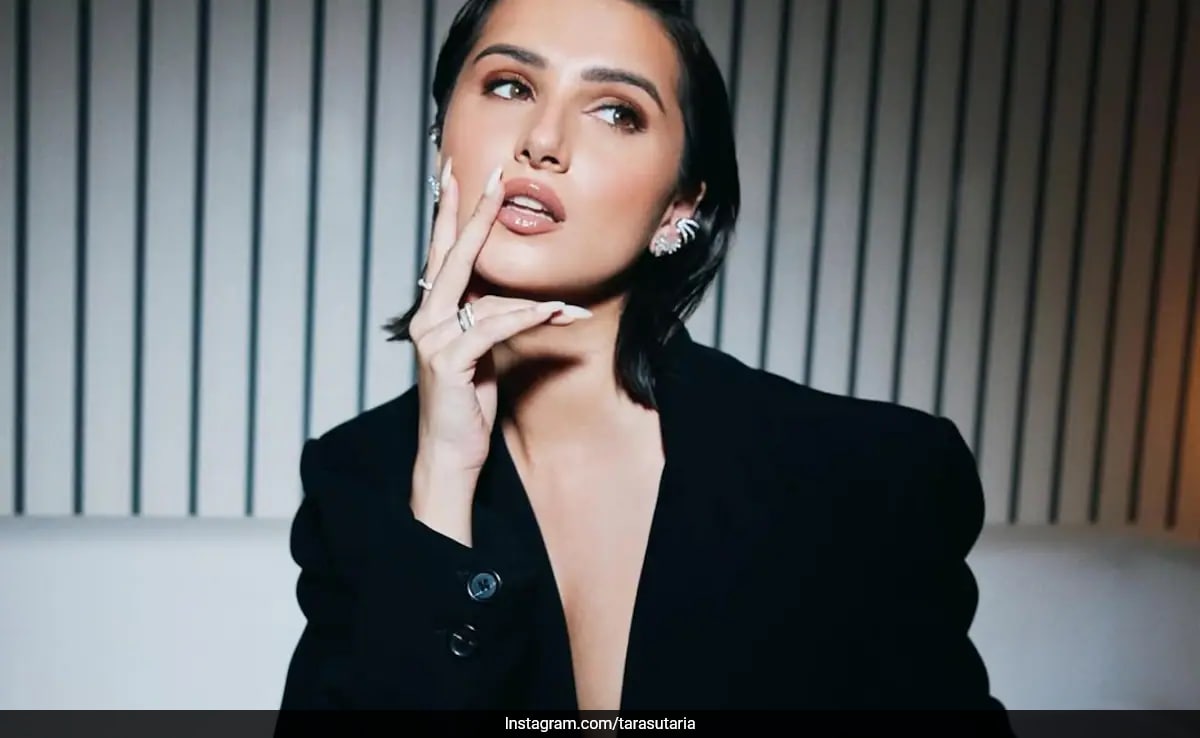 Tara Sutaria's All-Black Corpcore Avatar Is Monotone Fashion Done Right