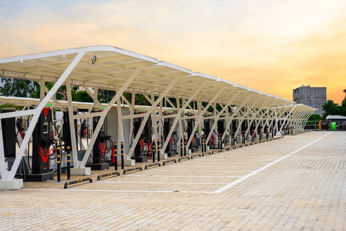 Charge Zone Unveils India's Largest EV Charging Hub in Bengaluru