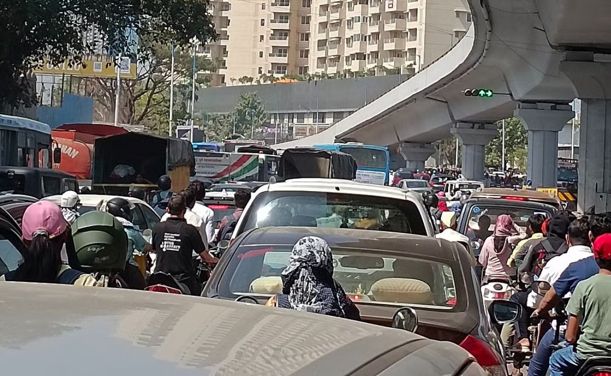 Pune News Traffic routes changed in some places in Pune due to VIP visits