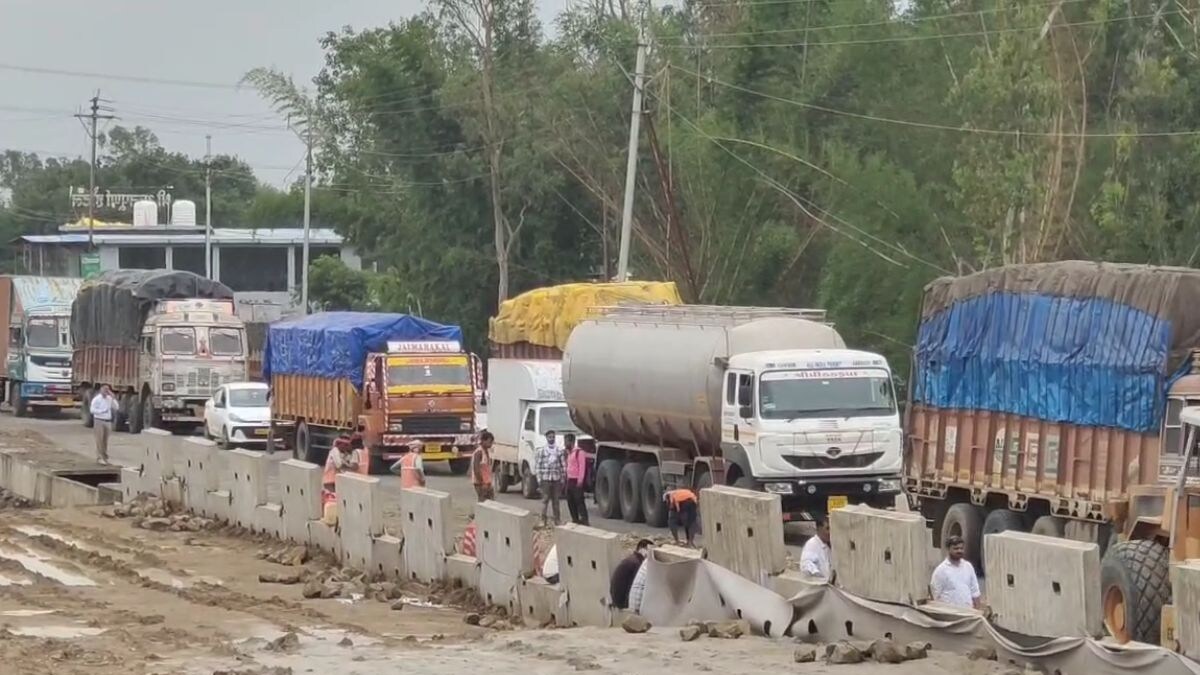 Indore Dewas Traffic: इंदौर-देवास बायपास पर 5 KM लंबा 'महाजाम', 3 लोगों ...
