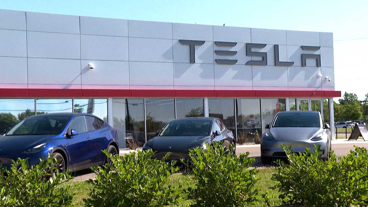 Tesla Loses $152 Billion In Market Cap