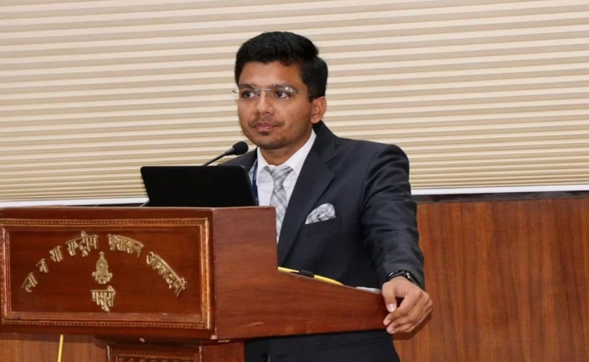 Sangli ias Shubham Gupta Many Allegations Of Corruption Booked For ...