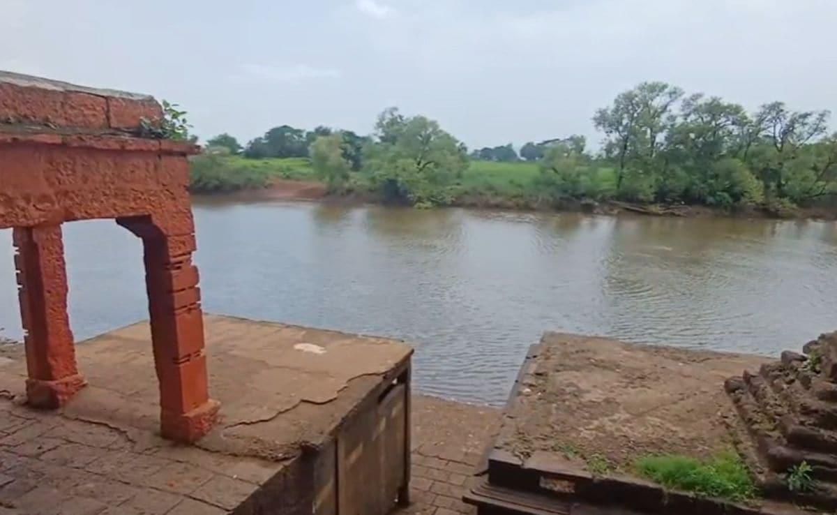 Kolhapur News Women Sujbected Ct Of Exorcism Of The Panchganga River Shocking Video Goes Viral