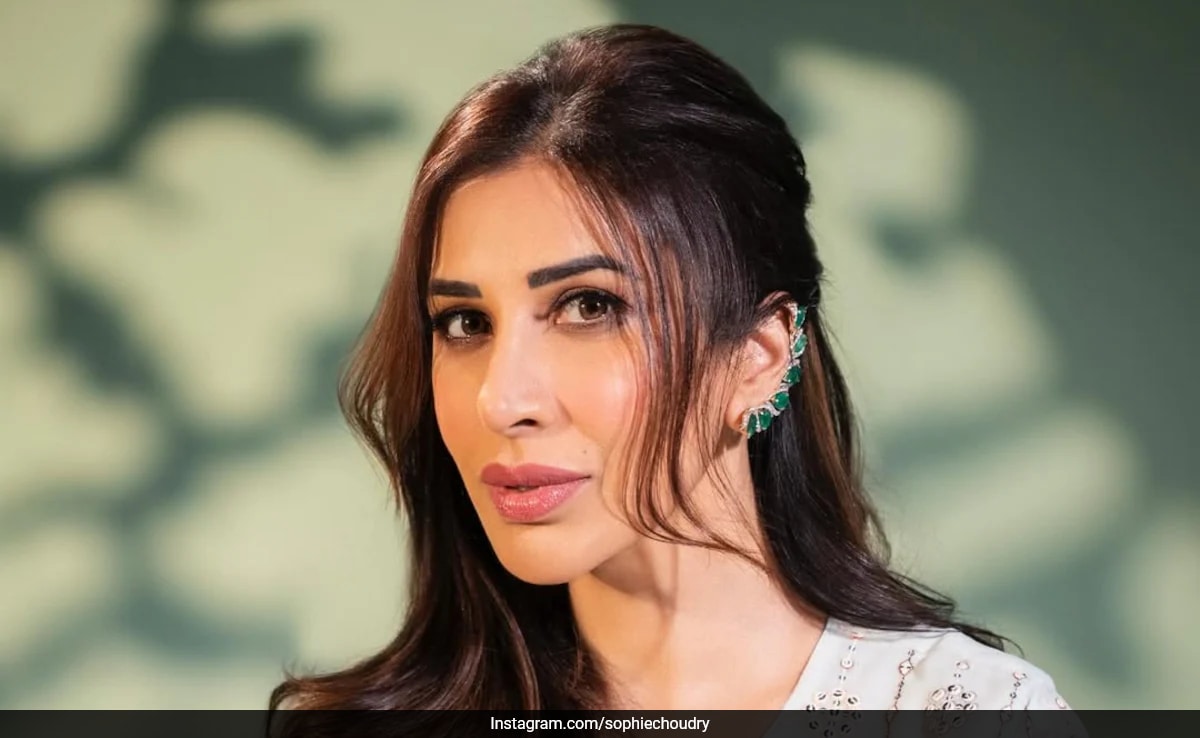 Sophie Choudry Is Eid-Al-Adha Ready In A Soft Girl Glam Avatar And ...