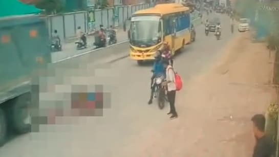 crushed by lorry