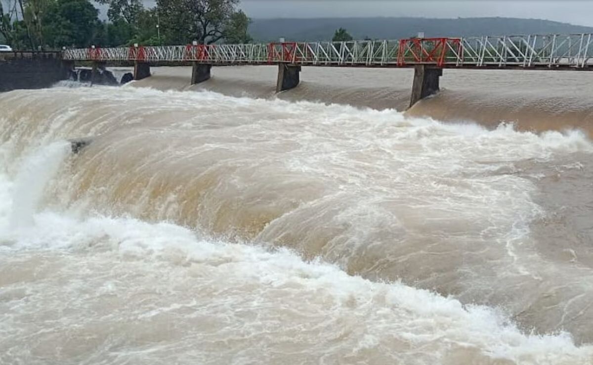 Heavy Rainfall in Kolhapur Radhanagari Dam 100 Percent Full Water Storage