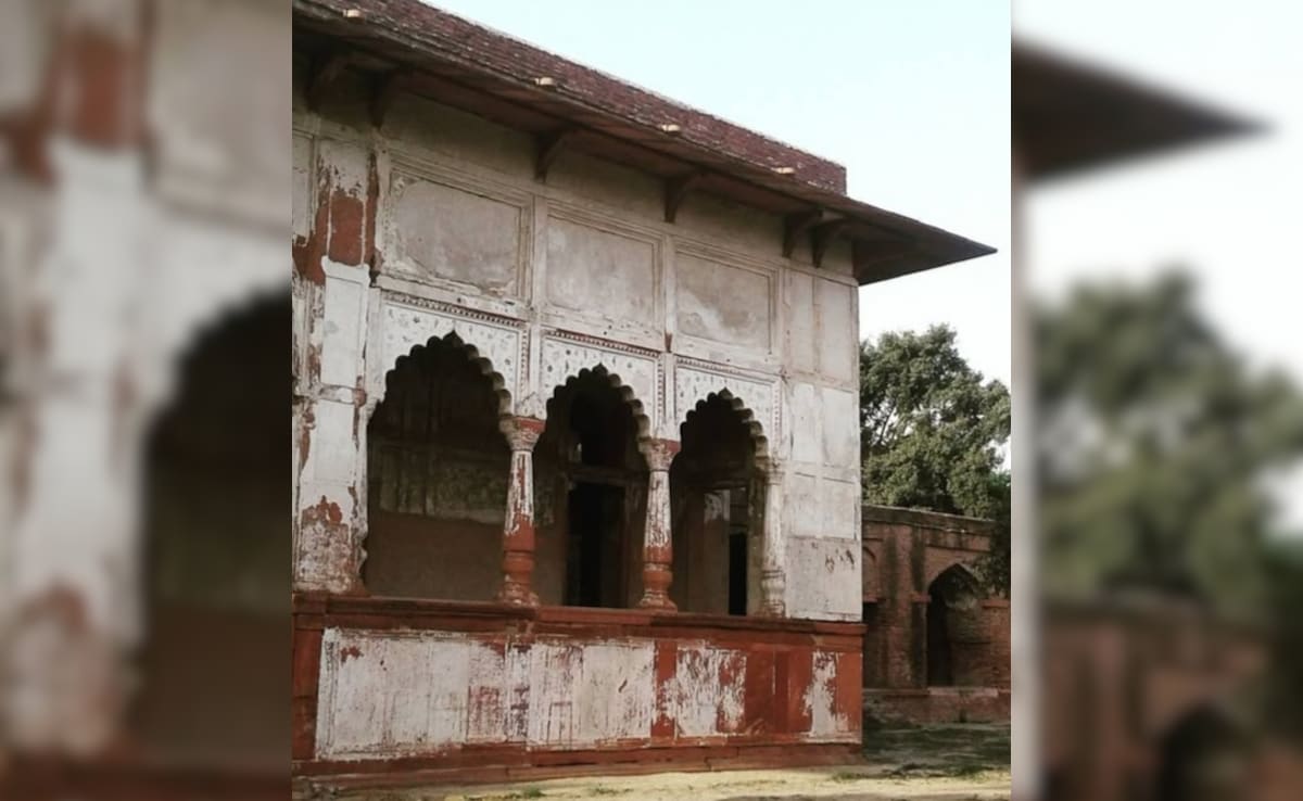 Sheesh Mahal In Delhi's Shalimar Bagh Reopens Its Doors After Centuries
