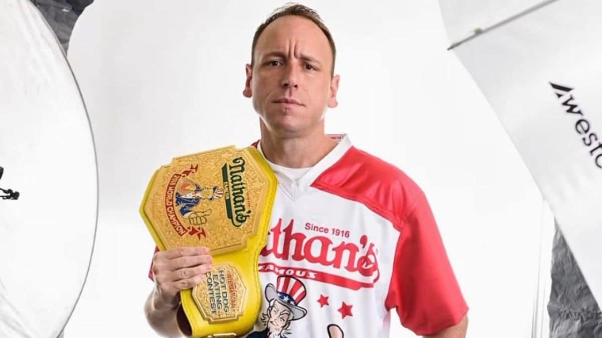 Joey Chestnut Wins Nathans Hot Dog Eating Contest With Record-Breaking ...