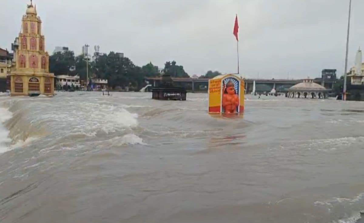 Nashik Rain Update Heavy rainfall Godavari River Flood Jaikwadi dam water level Record