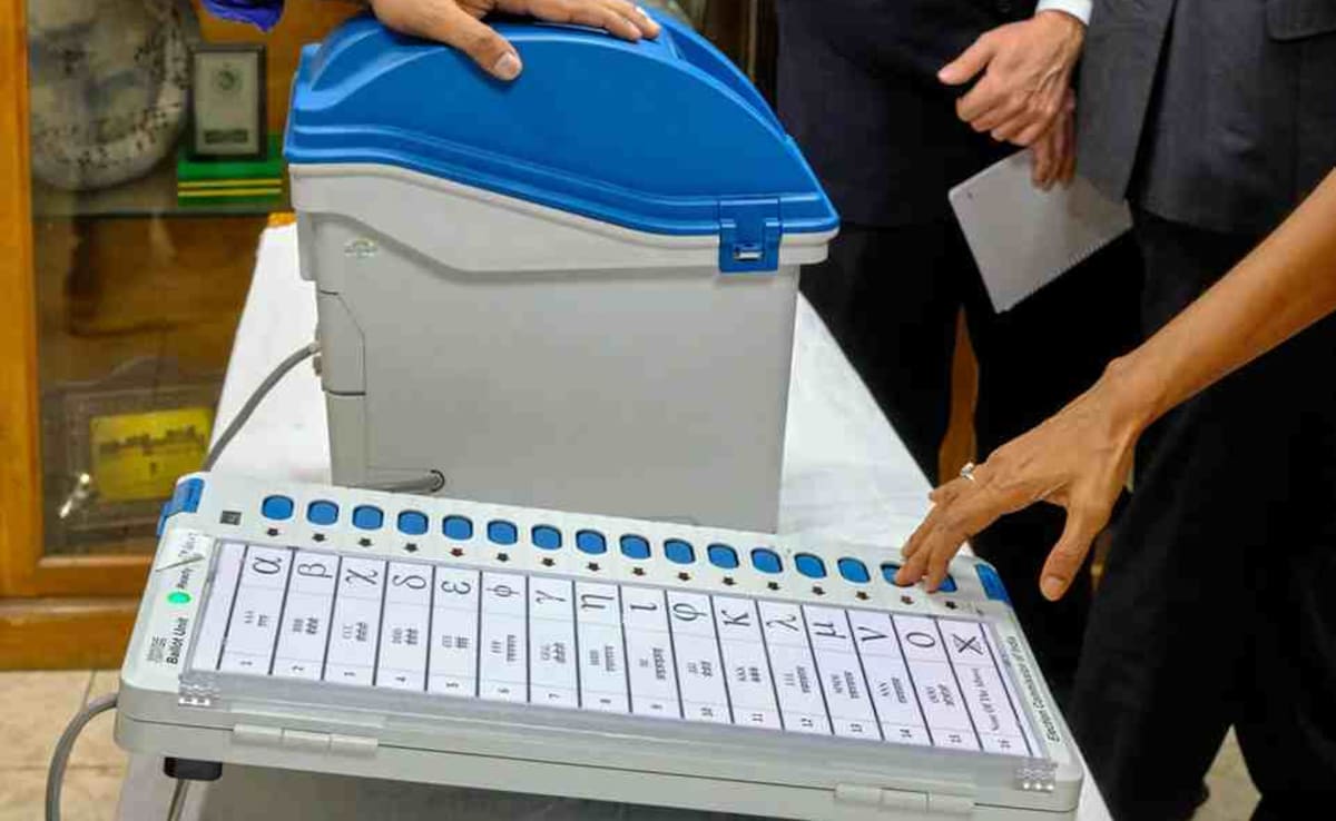 EVM बैलेट पेपर पर प्रत्याशियों की रंगीन तस्वीर, बिहार चुनाव से पहले ECI ...