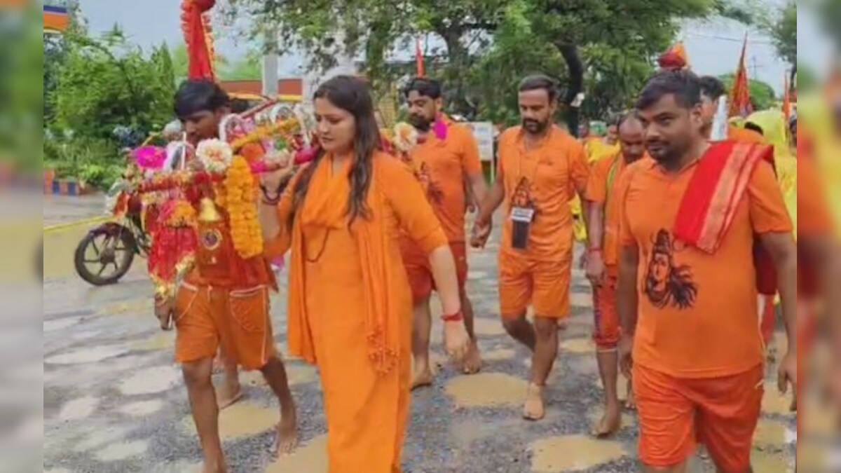 Kawad Yatra 2025: पंडरिया विधायक ने पूरी की 151 किमी की पैदल कांवड़ ...