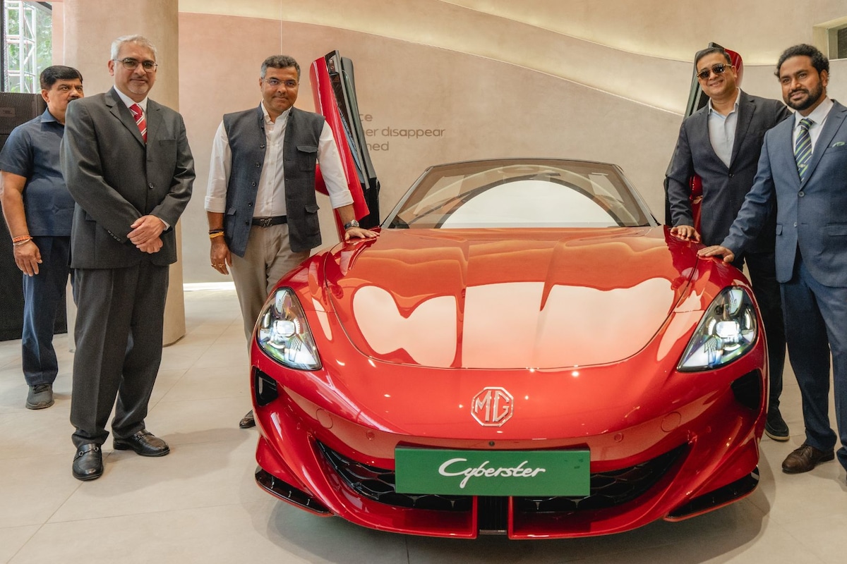 First MG Select Dealership Opens In Delhi