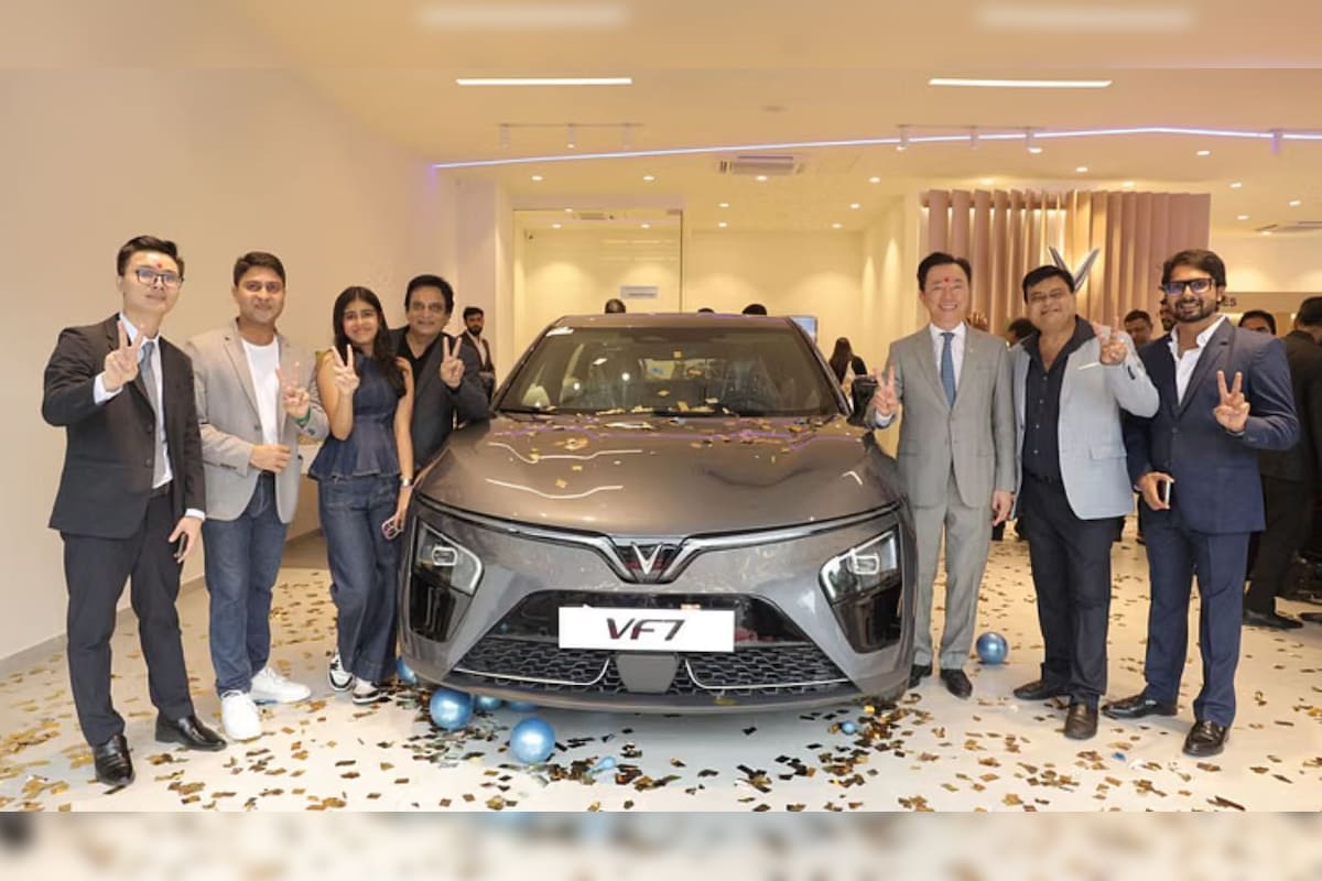VinFast India Inaugurates First Dealership In Gujrat, Aims 35 Showrooms ...