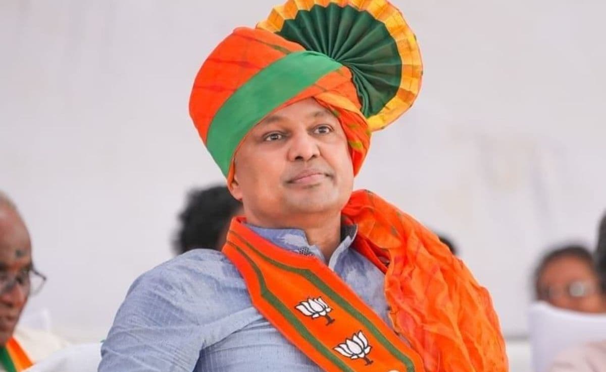 BJP MLA Rajesh pawar abuses and threatens District Deputy Registrar in ...