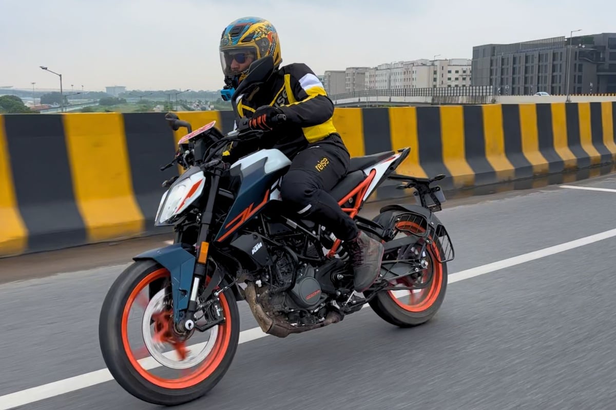 KTM 160 Duke Review First Ride Mileage Features Performance Design