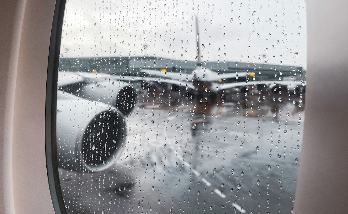 Heavy Rains Disrupt Mumbai Flights: Air India, IndiGo, Akasa Air And SpiceJet Issue Travel Advisory