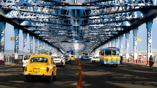 howrah bridge starting date