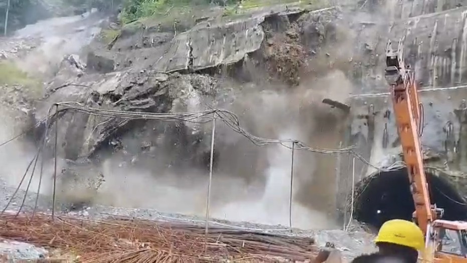 Video: Heavy Rain Triggers Landslide Near Tunnel Of Sevoke-Rangpo Rail ...