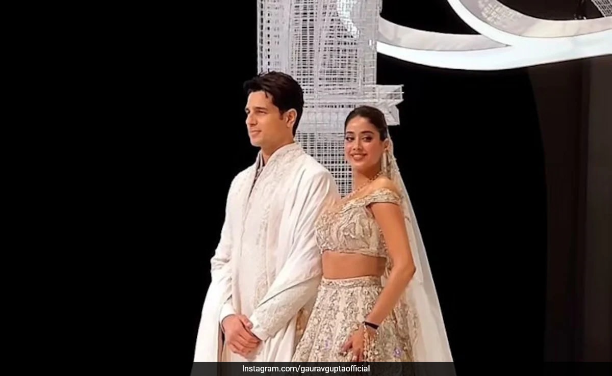 Param Sundari Stars Janhvi Kapoor And Siddharth Malhotra Stun In Ivory Gaurav Gupta Bridal ...