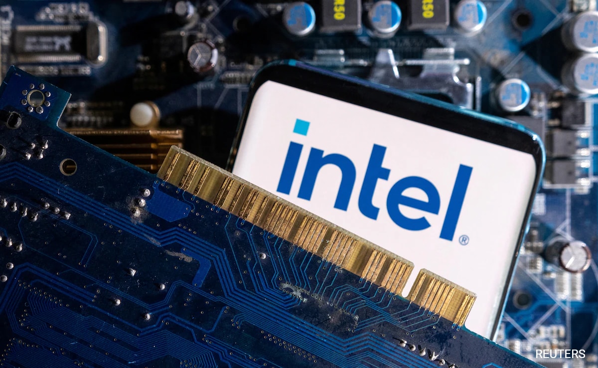 Trump Administration To Discuss Taking 10% In Intel: Report