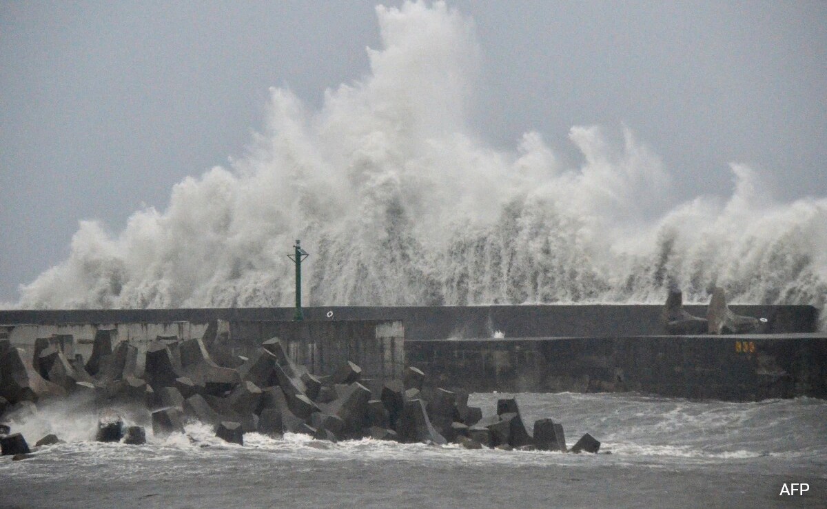 Typhoon Podul Makes Landfall In China After Lashing Taiwan