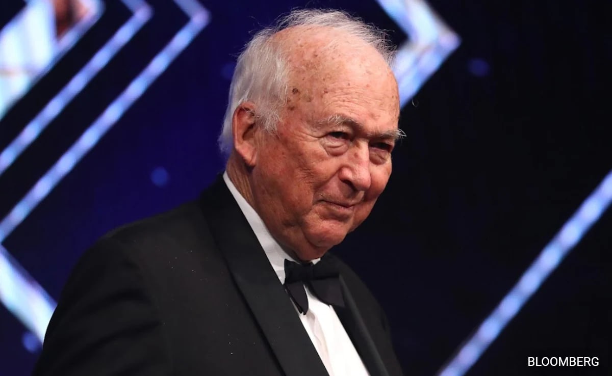 An 83-Year-Old Pizza Tycoon Jack Cowin Fights to Save 3,500 Domino's