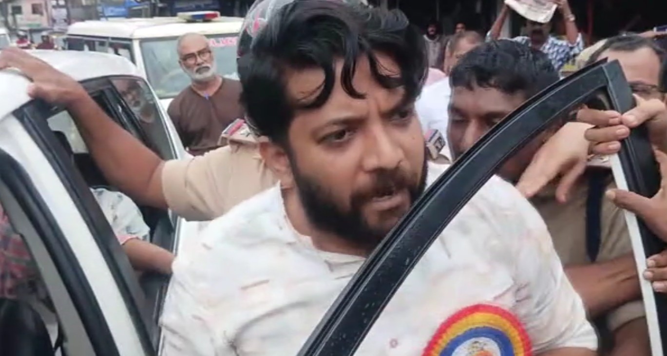 Protesters Block Congress MP Shafi Parambil's Car Over MLA Rahul ...