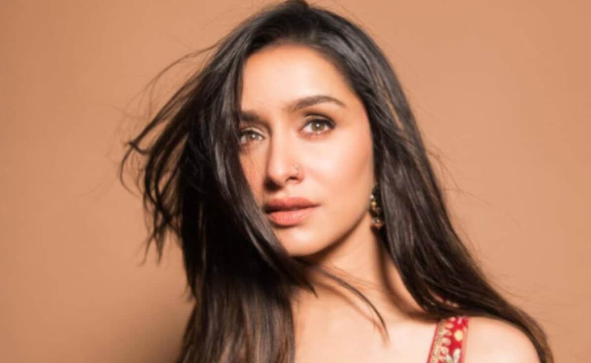 Shraddha Kapoor Seeks Help From LinkedIn After Her Profile Tagged As "Fake"