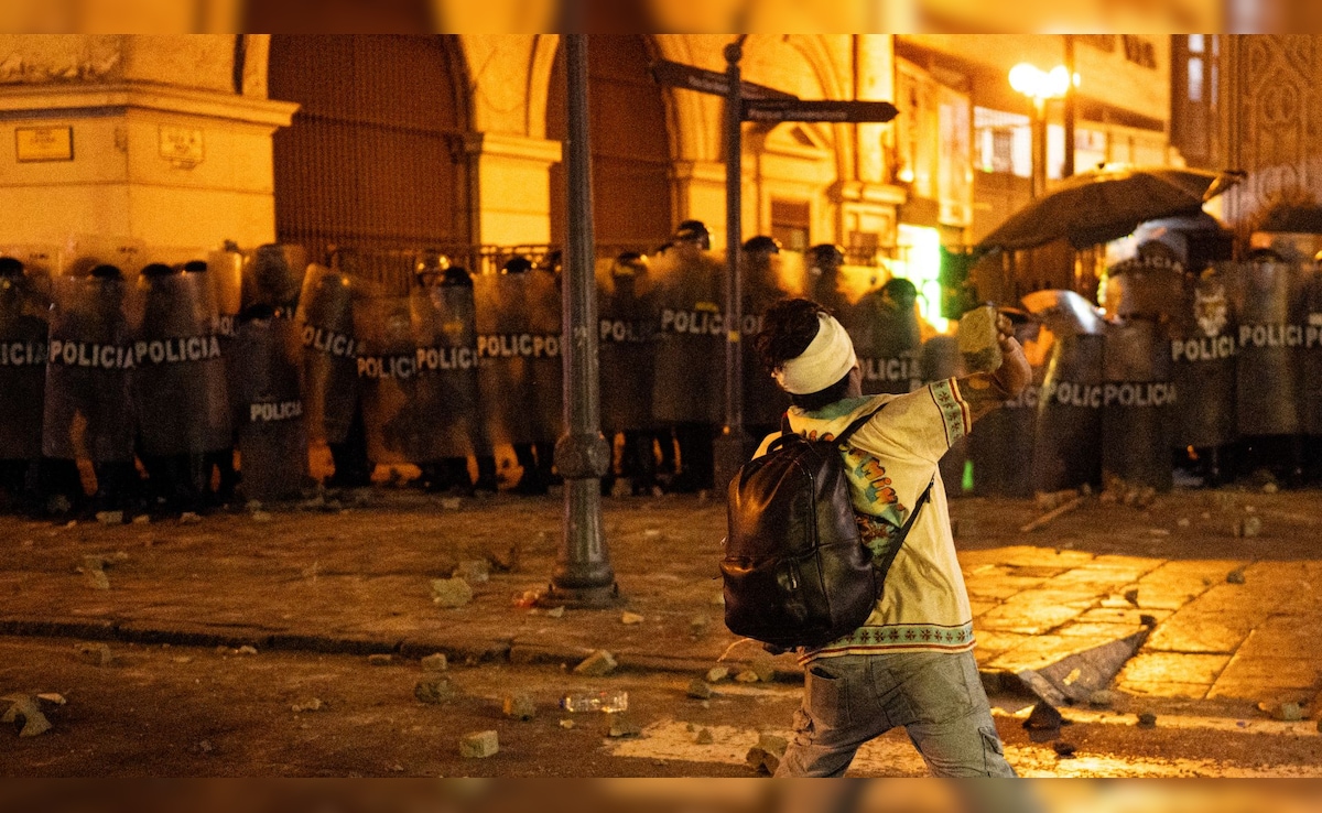 नेपाल के बाद Gen Z इस देश में करेगा तख्तापलट? ‘वसूली सरकार’ के खिलाफ ...