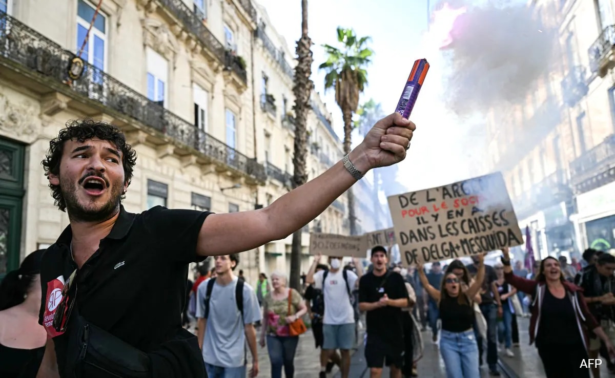 'Block Everything' Protest Rocks France, 200 Arrested, Vehicles Set On Fire
