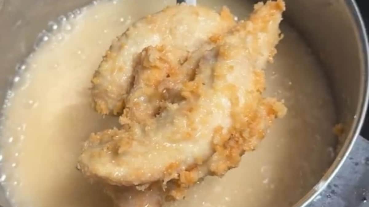 Viral Video: Woman Makes Fried Chicken By Mixing Flour Directly Into ...