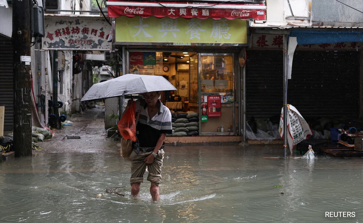 After Killing 17 In Taiwan, Typhoon Ragasa Slams Into South China
