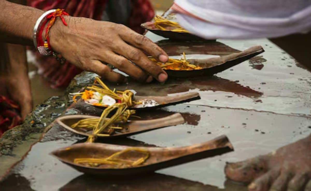 Pitru Paksh 2025 Do not Post Photos Of Shraddha Karma On Social Media ...