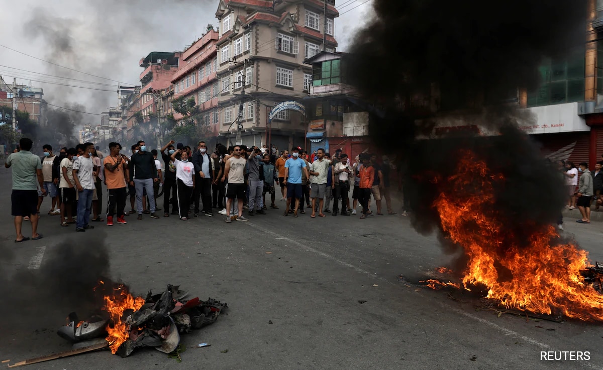 200 Telugu People Stranded In Nepal, Minister Nara Lokesh Monitoring Situation