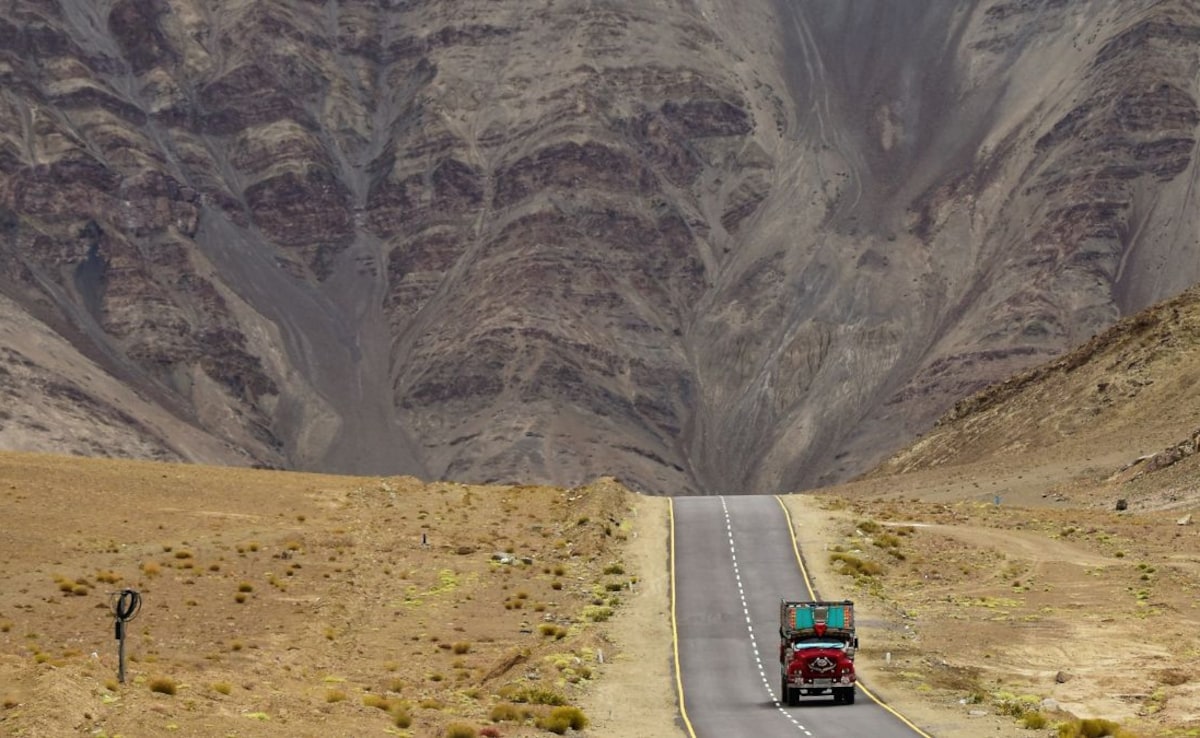 Magnetic Hill In Leh: The Road Where Cars Seem To Roll Uphill On Their Own
