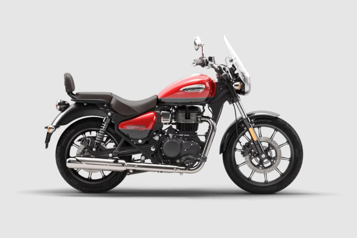 2025 Royal Enfield Meteor 350 Spotted At Dealership Ahead Of Launch