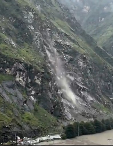 Video Captures Massive Landslide Amid Monsoon Havoc In Himachal pradesh ...
