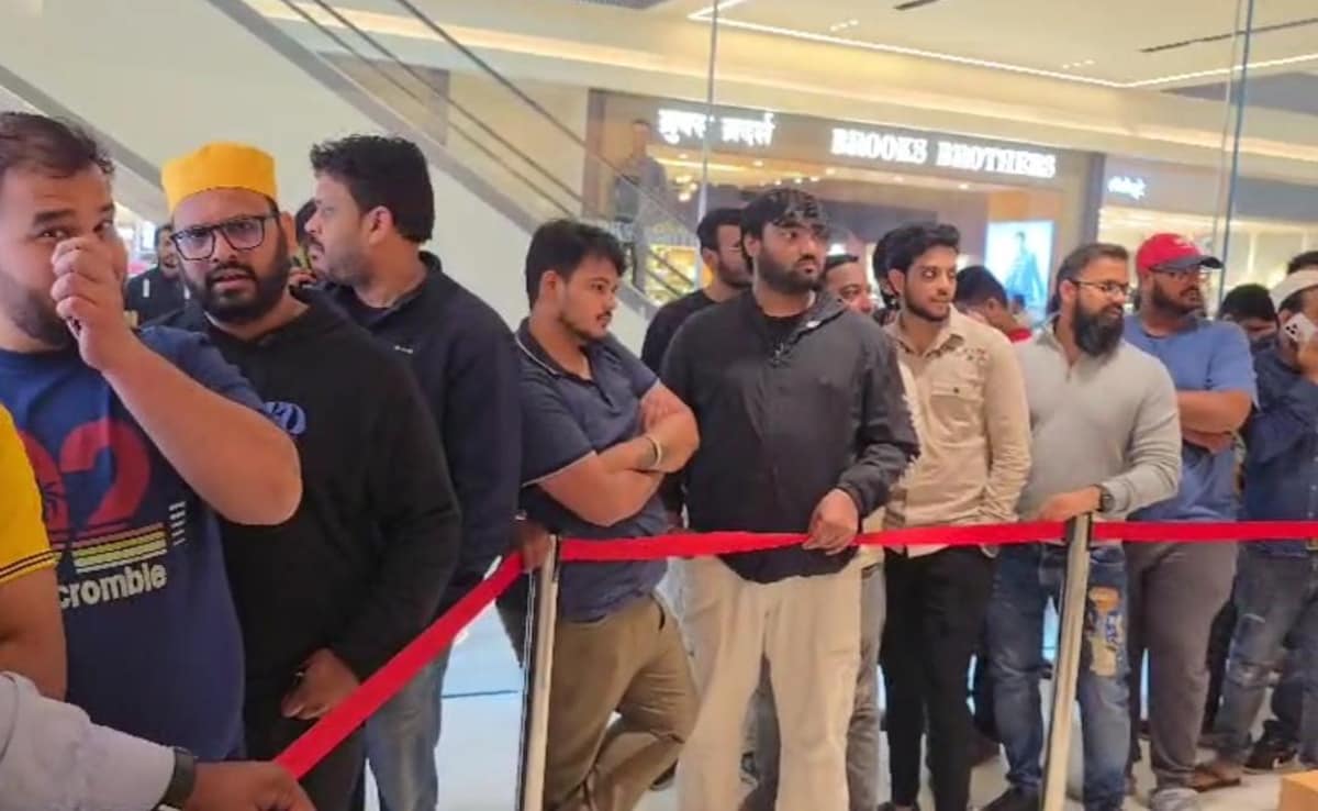 Pune's First Apple Store Grand Opening: iPhone 17 Series Launch Signals ...