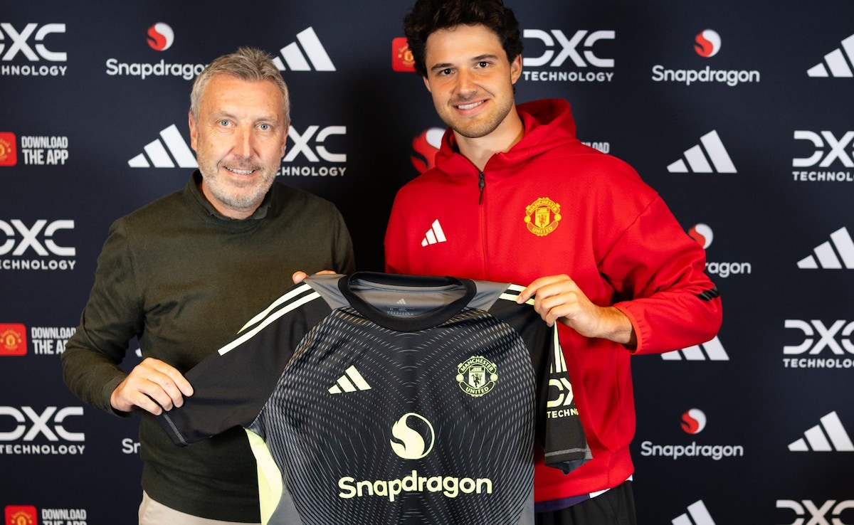 Manchester United Sign Antwerp Goalkeeper Senne Lammens On Deadline Day | Football News