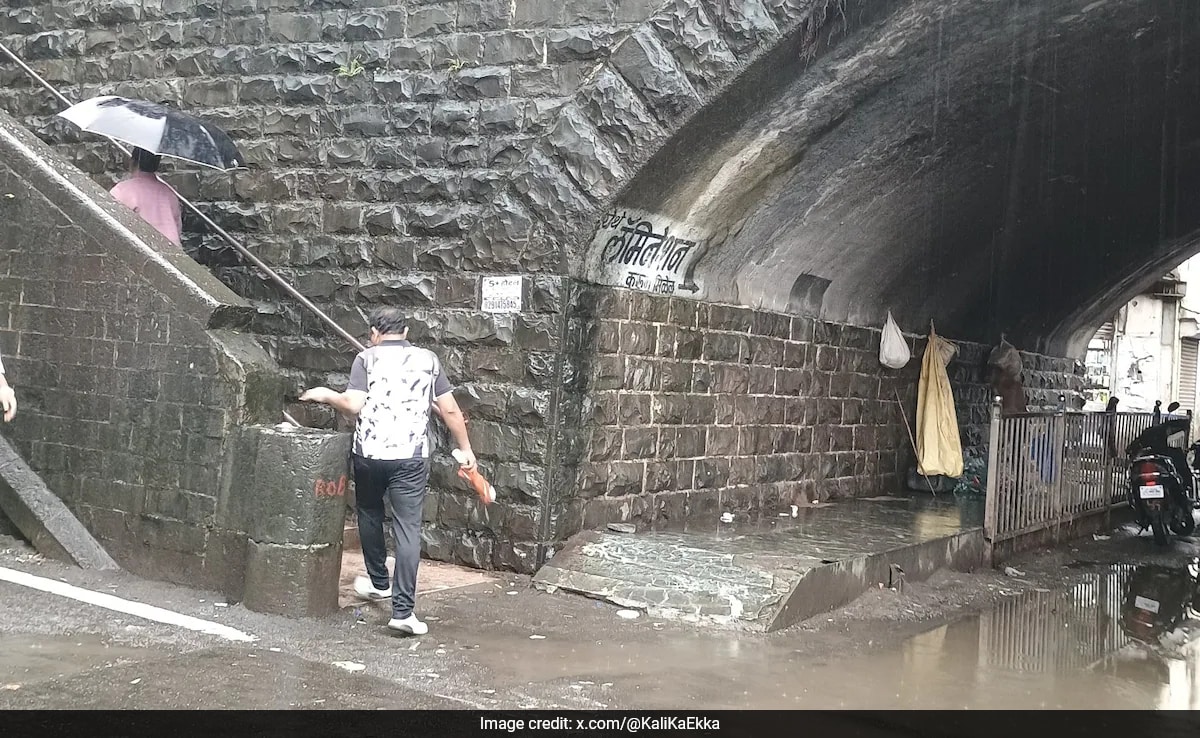 Demolition Of Mumbai's Century-Old Elphinstone Bridge Begins, Traffic ...
