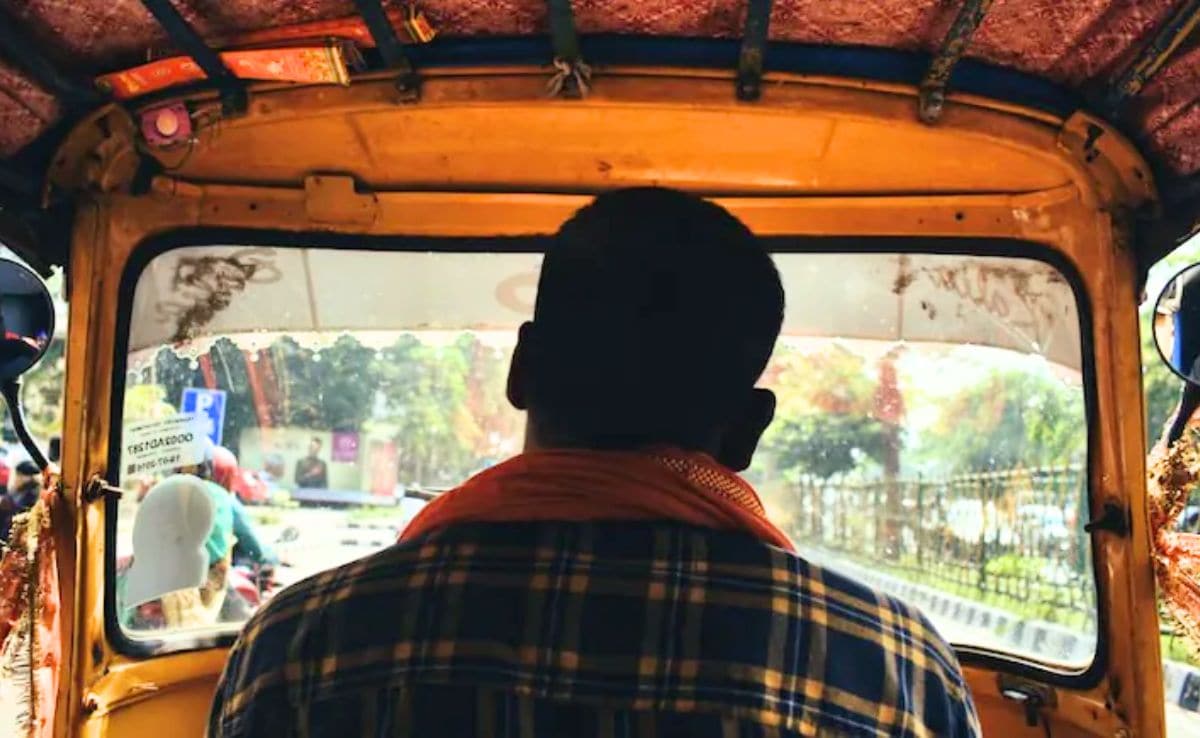 Bengaluru Auto Driver Owns Two 5 Cr Houses an AI Startup Investor