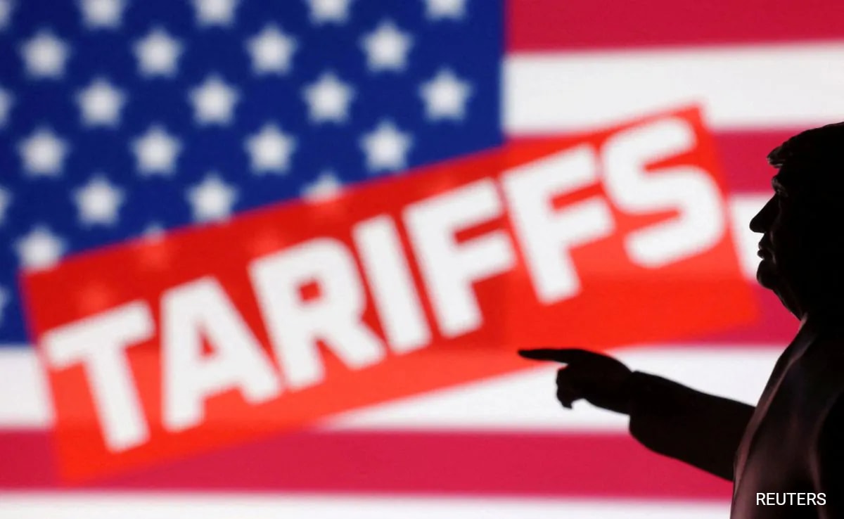 Donald Trump, US Tariffs: Donald Trump Signs Order That Extends Auto ...