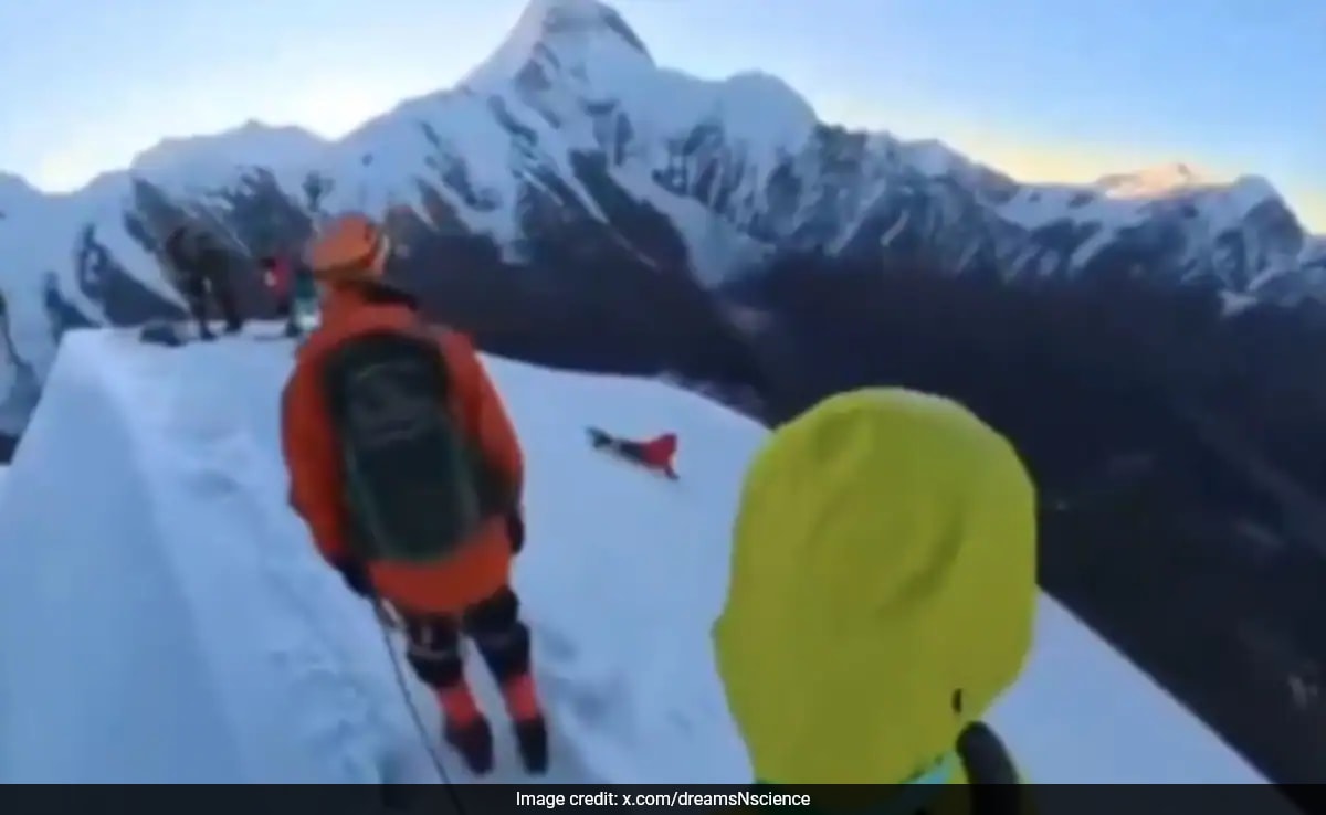 On Camera, Hiker Falls To Death On China Mountain After Untying Safety Rope