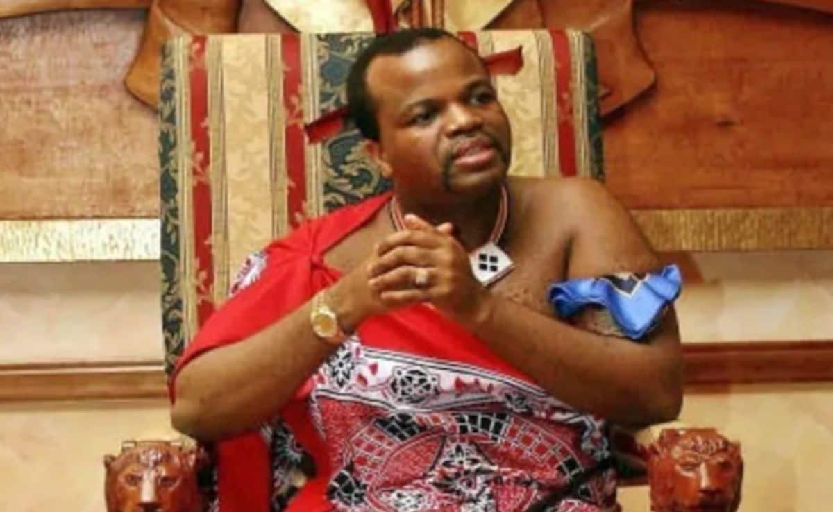 King Mswati III Eswatini: 15 Wives and 100 Entourage UAE Entry Video ...